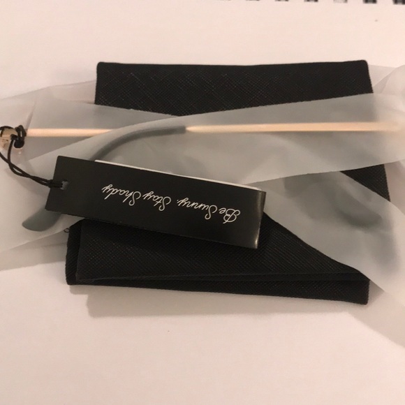 Quay Australia Accessories Quay Australia X Chrissy Stop And Stare